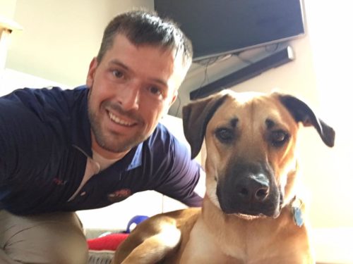 Estaba deprimido por la partida repentina de su dueño pero un héroe ...